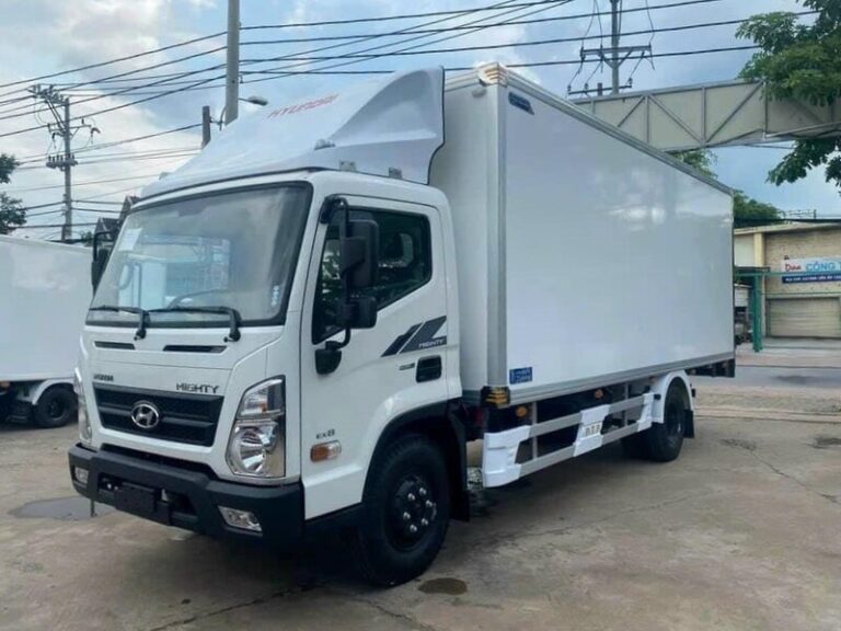 Xe tải Hyundai EX8 7 tấn thùng kín - khoẻ bền đẹp